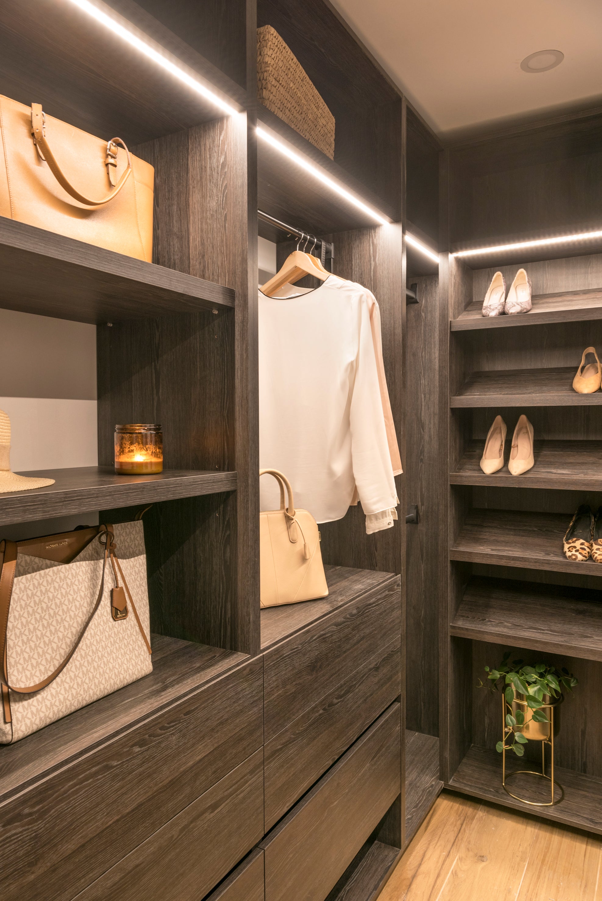 Walk In Closet – Antico Studio